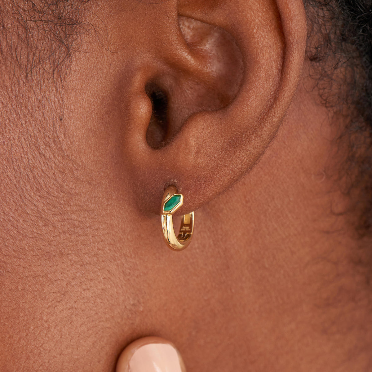 Gold Malachite Emblem Huggie Hoop Earrings – Ania Haie EU