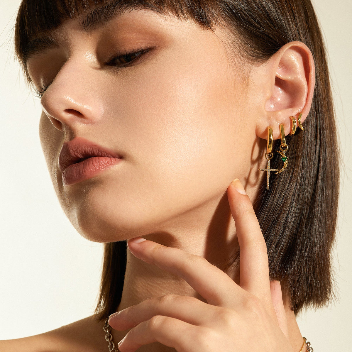 Gold Star Huggie Hoop Earrings – Ania Haie EU